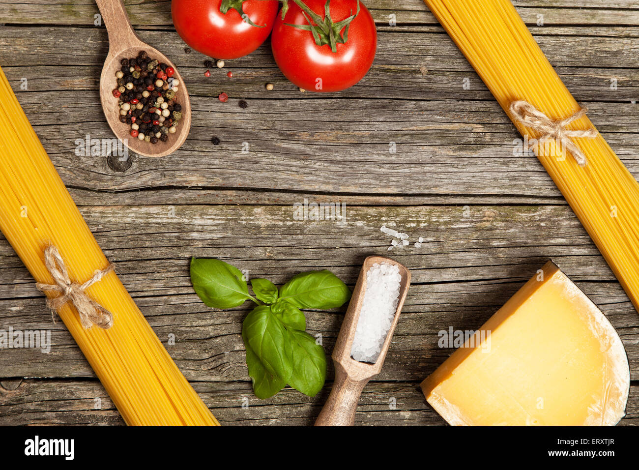 Spaghetti ingredients hi-res stock photography and images - Alamy