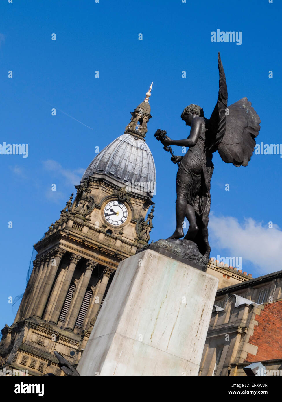 Leeds Town Hall Clock, West Yorkshire, England Stock Photo - Alamy