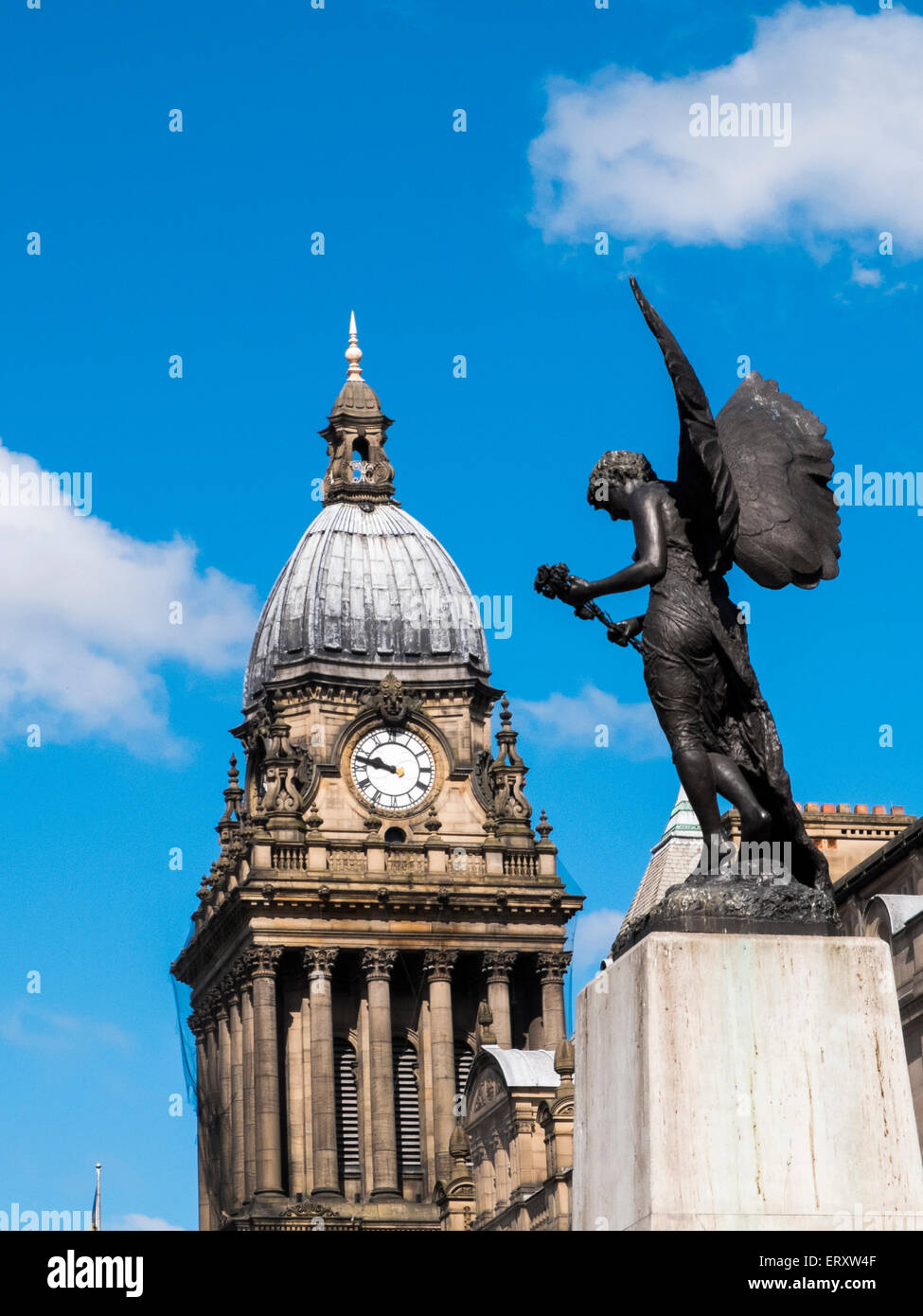 Leeds Town Hall Clock, West Yorkshire, England Stock Photo - Alamy