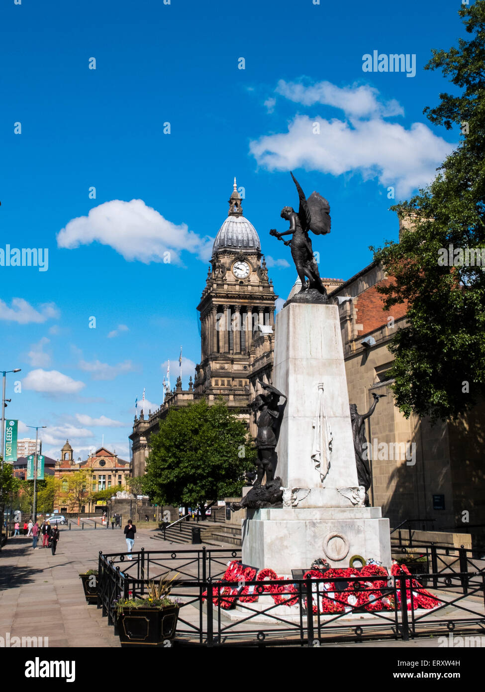 Leeds Town Hall Clock, West Yorkshire, England Stock Photo - Alamy