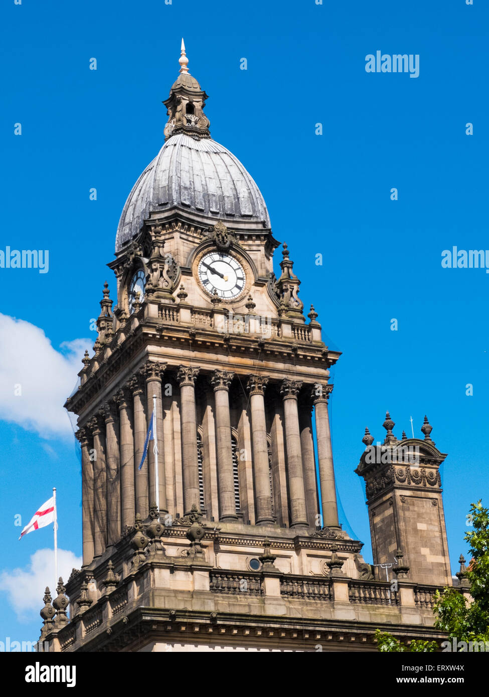 Leeds Town Hall Clock, West Yorkshire, England Stock Photo - Alamy