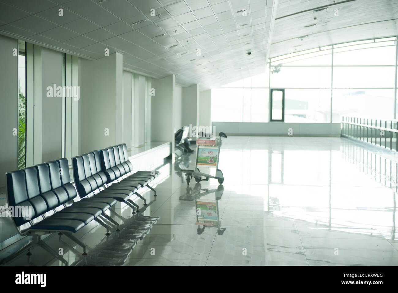 Airport waiting area Stock Photo - Alamy