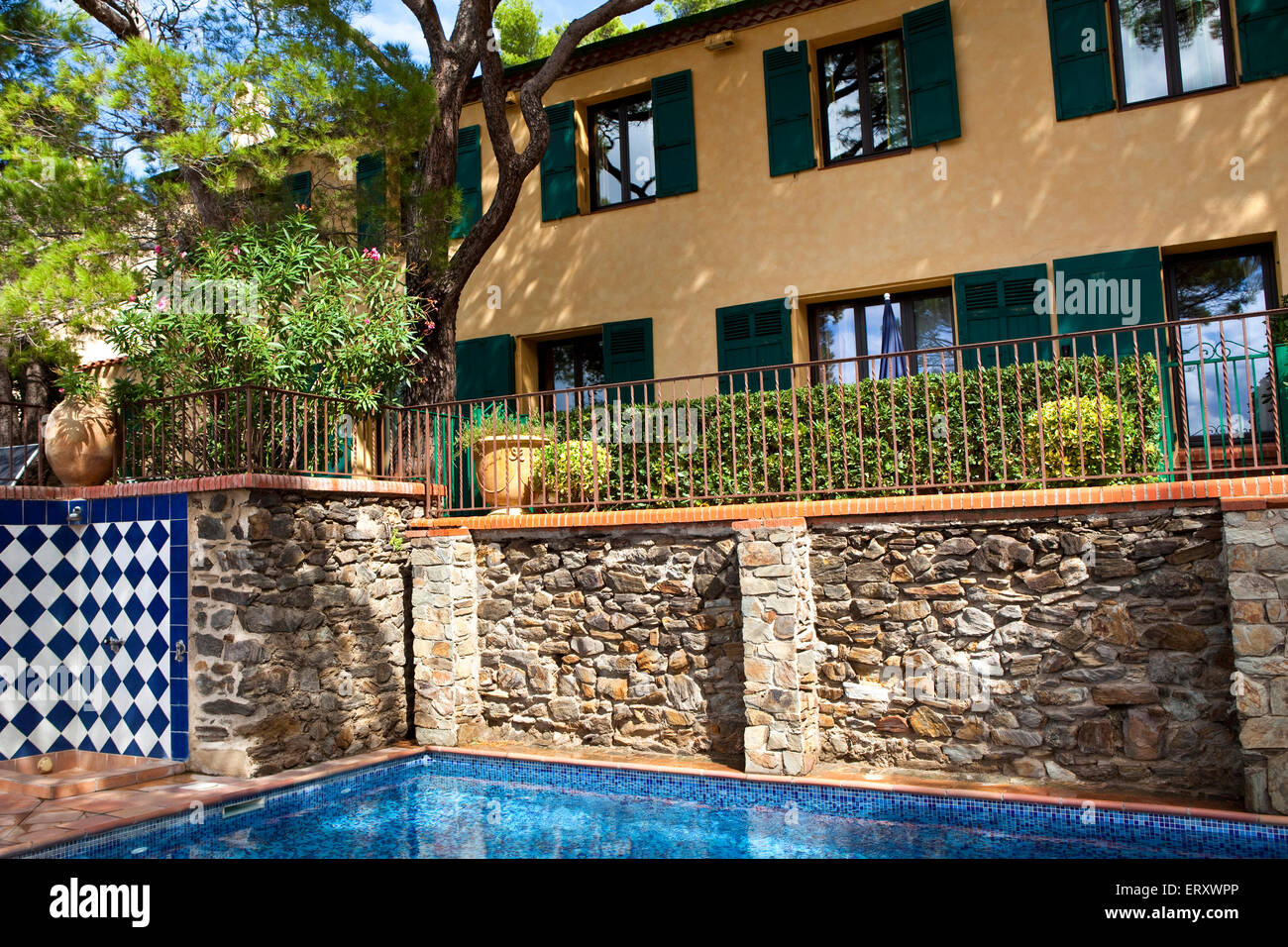 House swimming pool france hi-res stock photography and images - Alamy