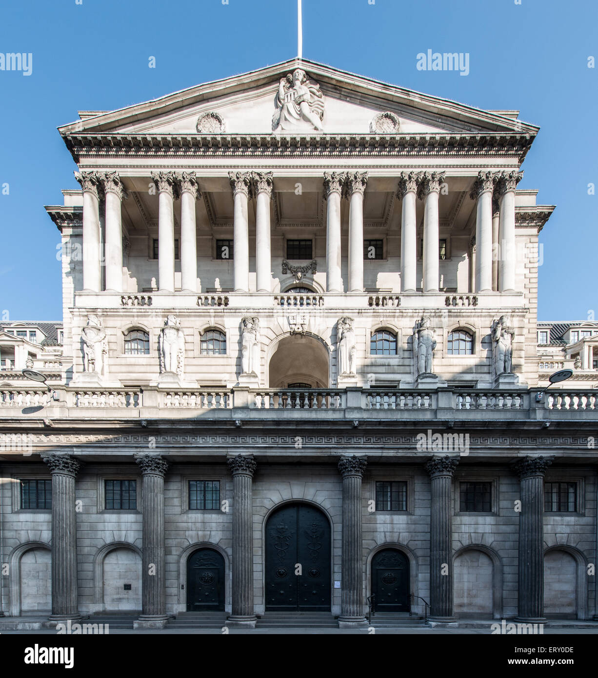Finance banking london hi-res stock photography and images - Alamy