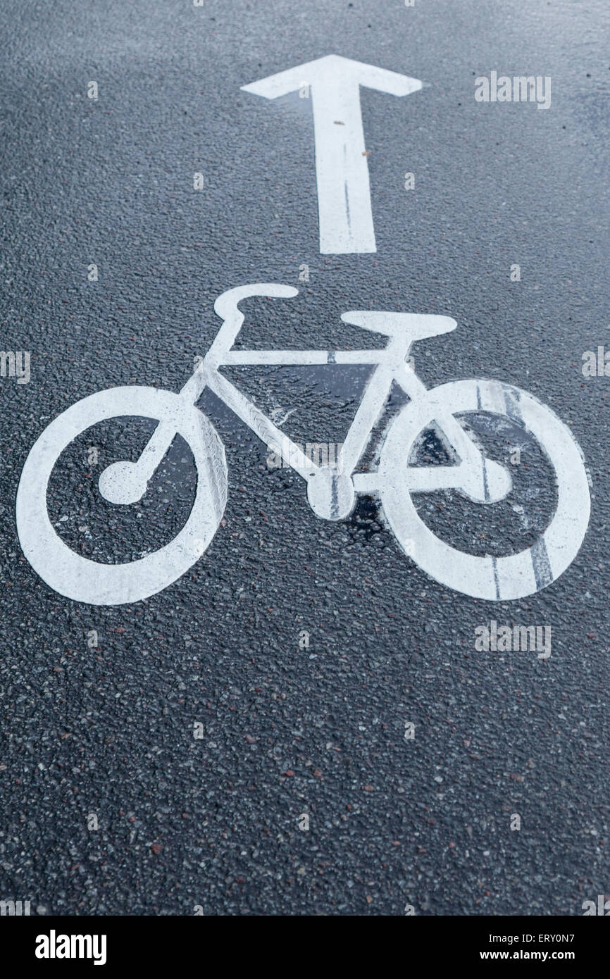 Urban bicycle lane white hi-res stock photography and images - Alamy