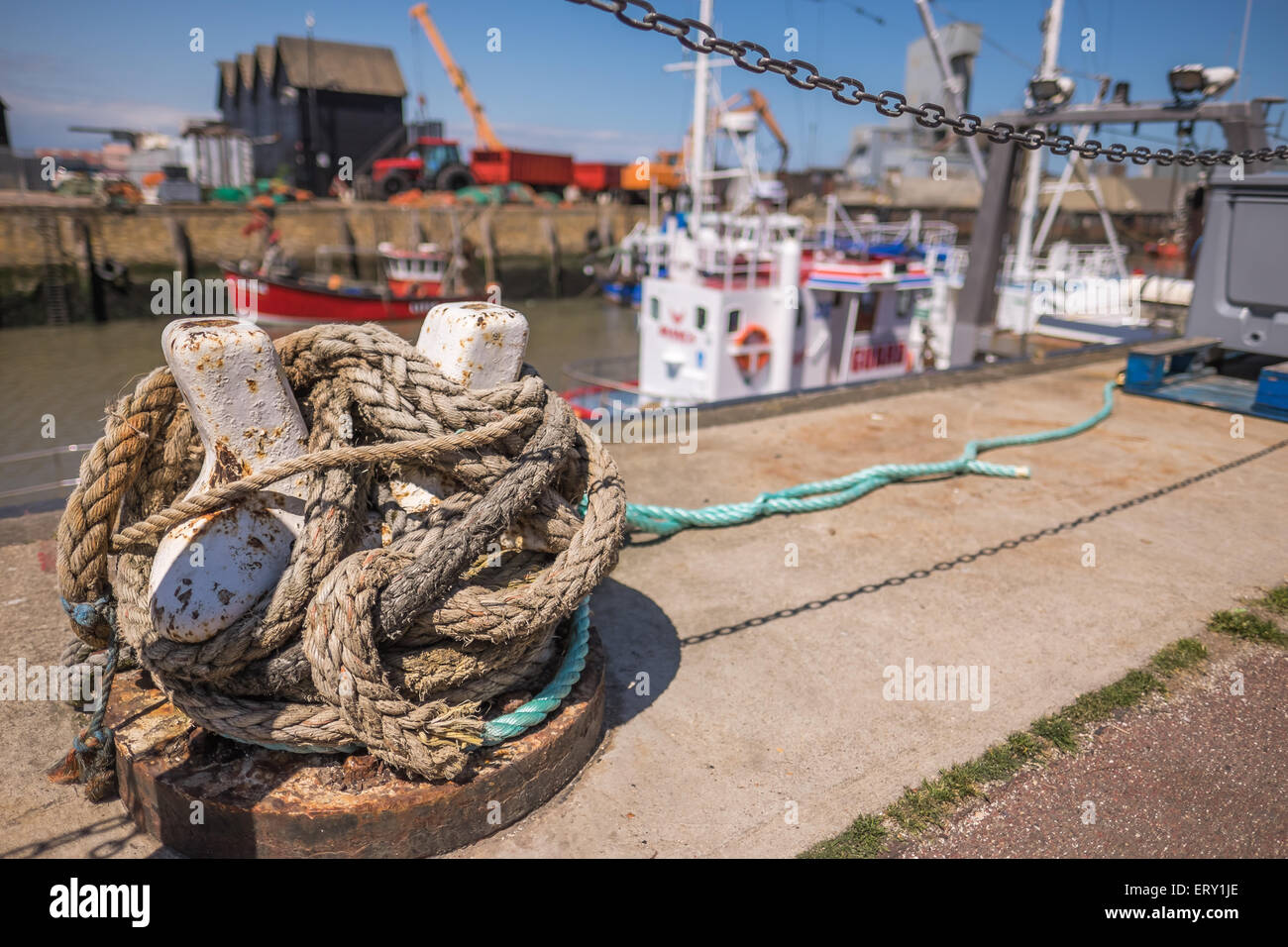 Capstan and rope hi-res stock photography and images - Alamy