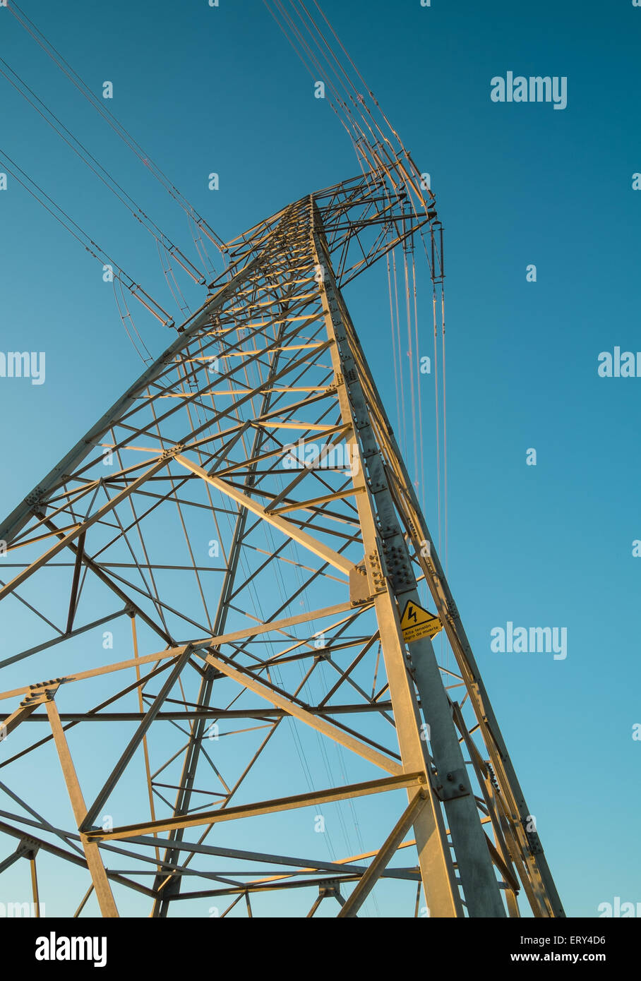 Steel girders electricity pylon hi-res stock photography and images - Alamy