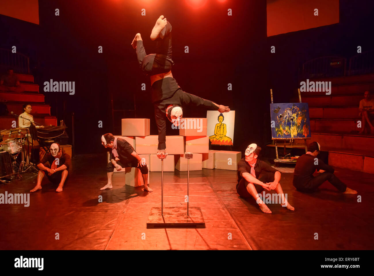 Acrobatic performance by the Phare Cambodian Circus, Siem Reap ...