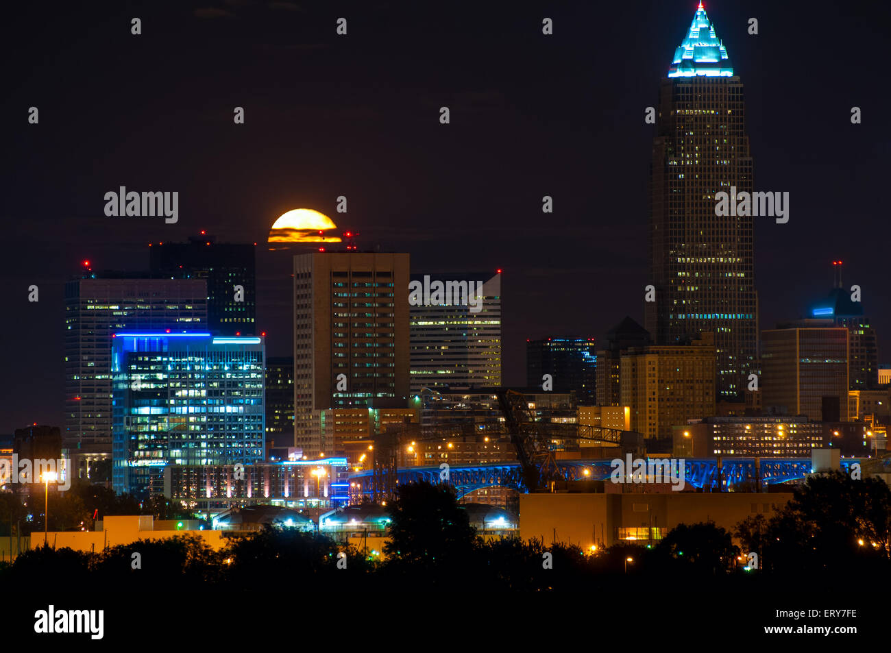 Downtown cleveland buildings hi-res stock photography and images - Alamy