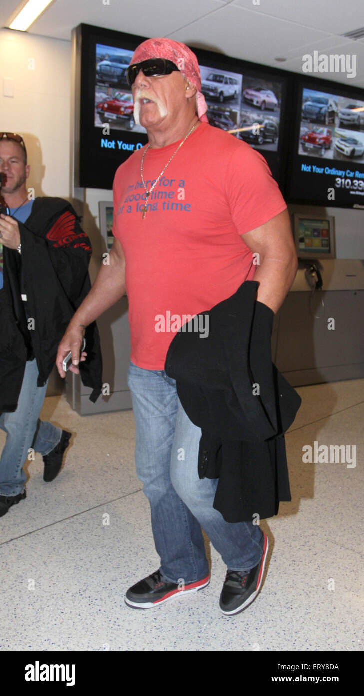 Hulk Hogan and professional wrestling manager Jimmy Hart arrive at Los ...