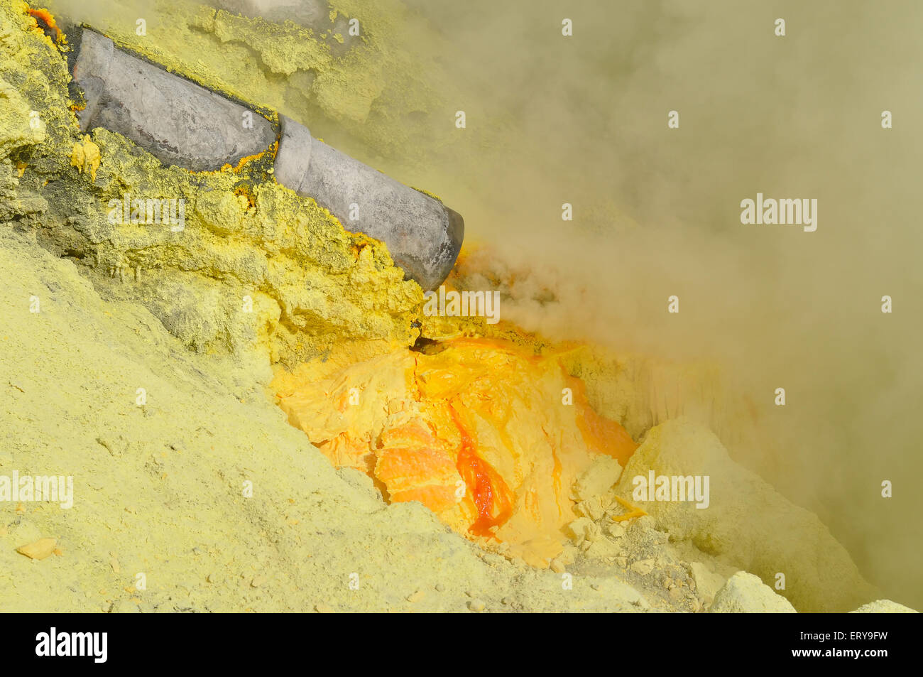 Sulphur mining. Kawah Ijen crater. Indonesia Stock Photo - Alamy