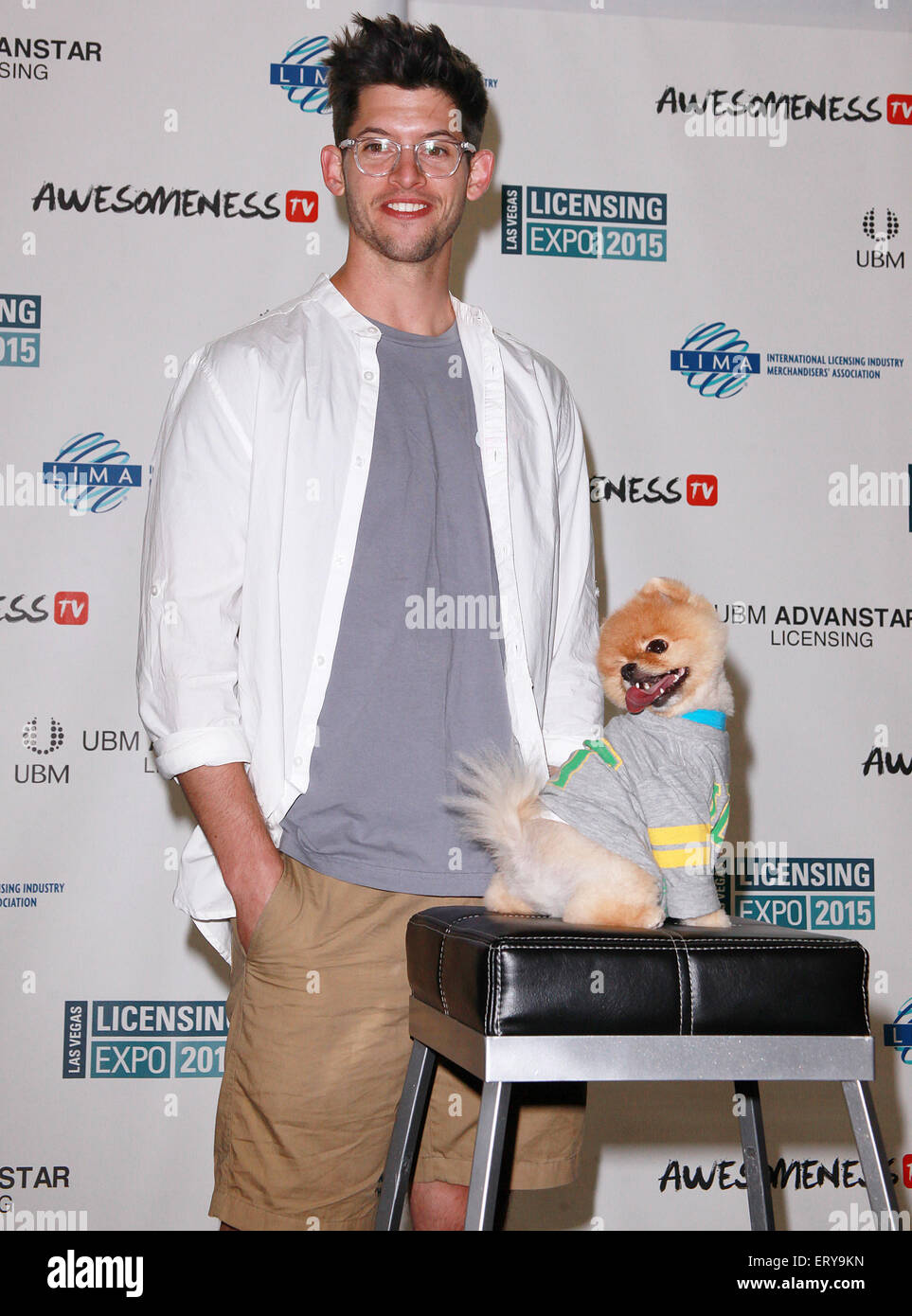 Awesomeness tv hi-res stock photography and images - Alamy