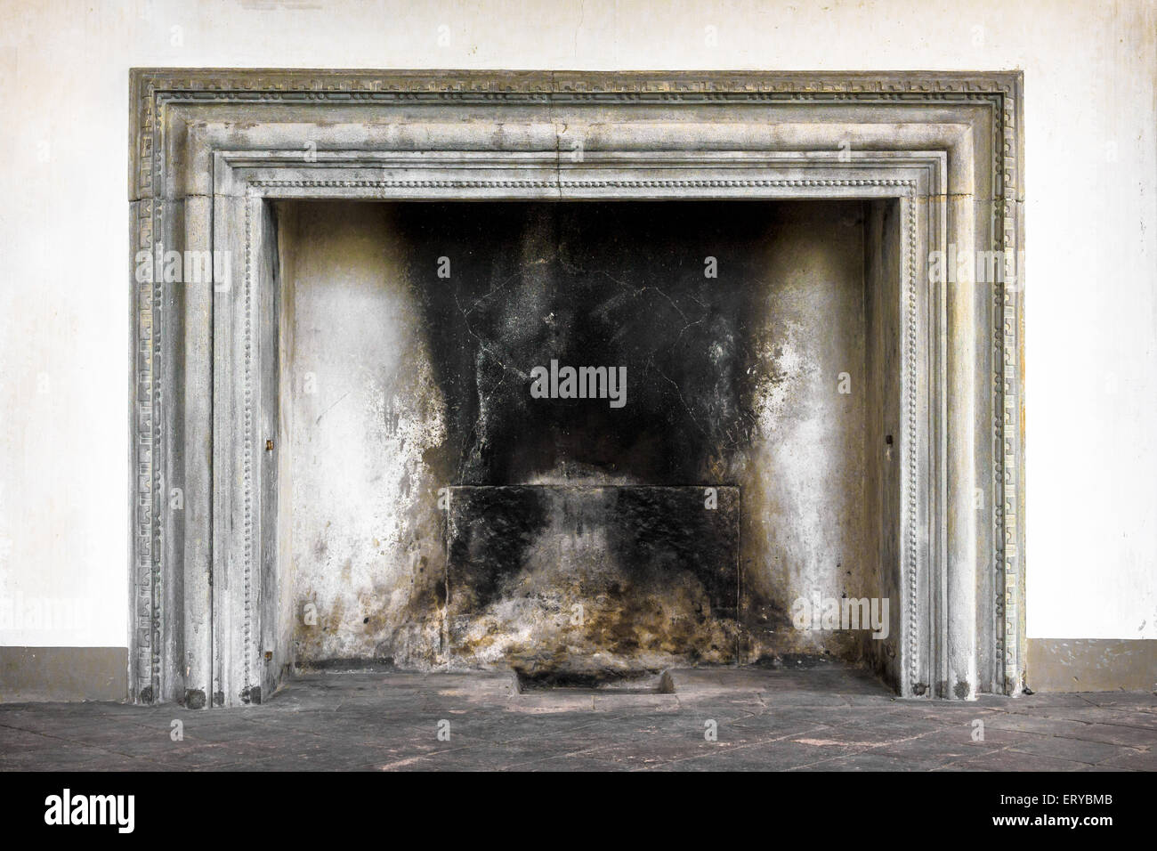 Medieval fireplace hi-res stock photography and images - Alamy