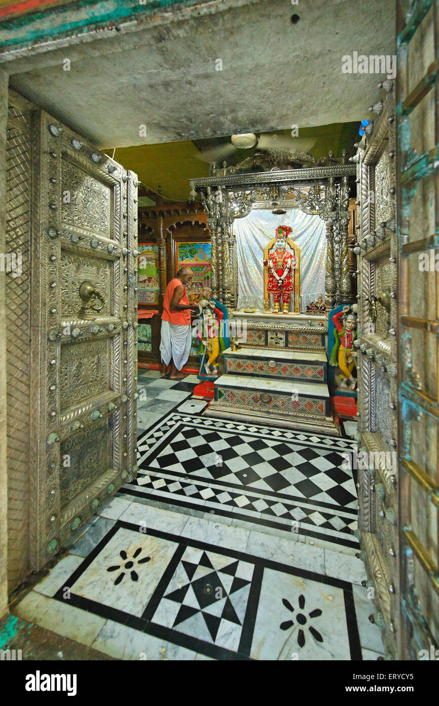 Idol of Ghanshyam Maharaj ; Swaminarayan temple ; Chhapaiya near ...