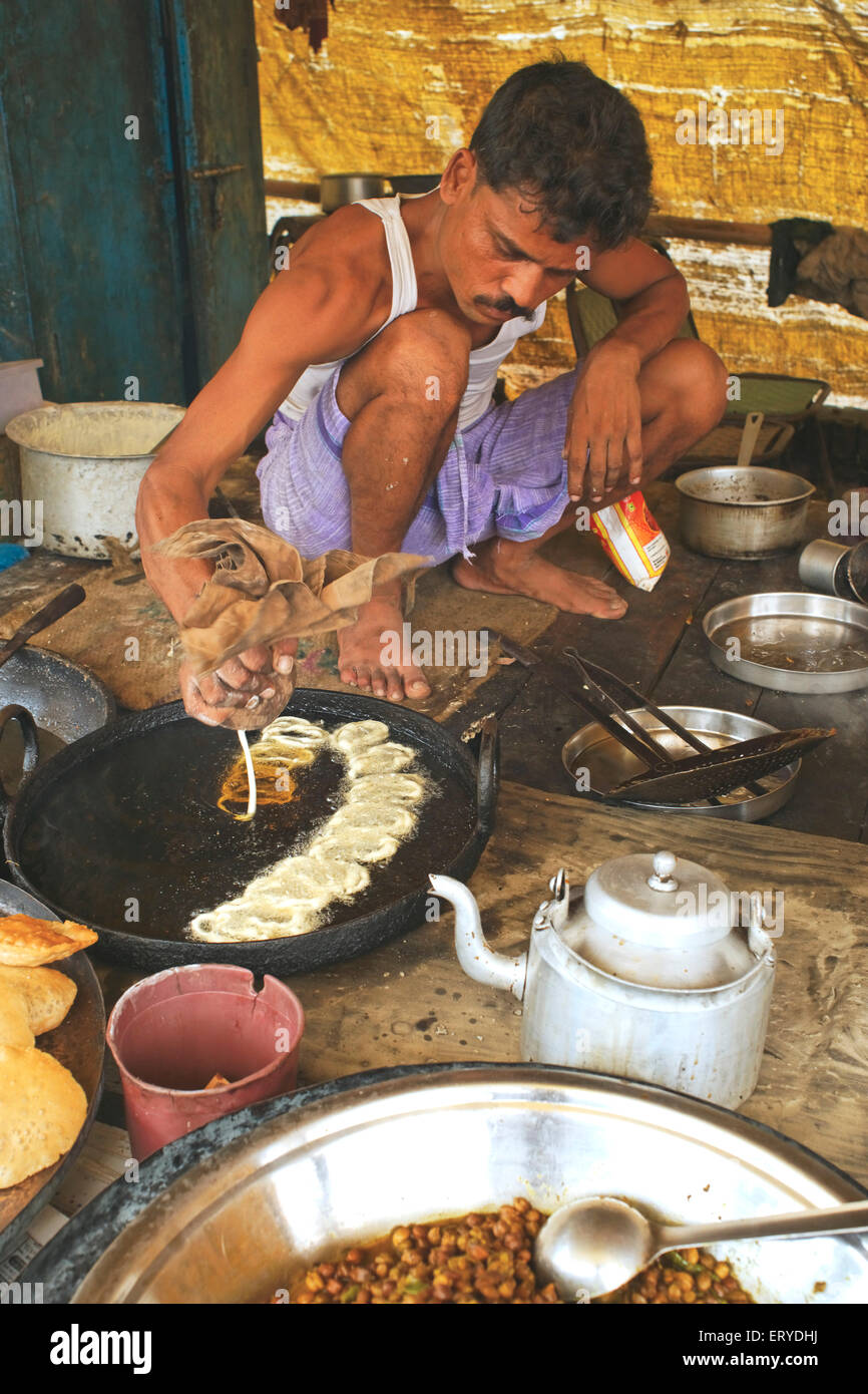 Making jalebi hi-res stock photography and images - Alamy
