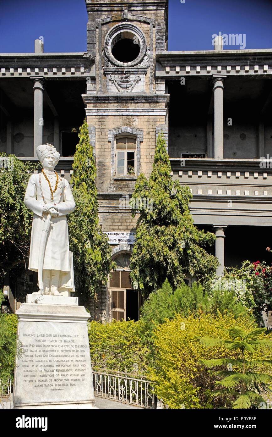 Heritage library hi-res stock photography and images - Alamy