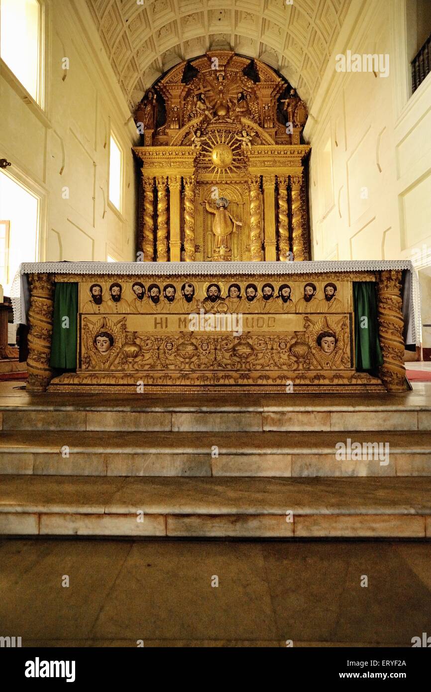 Inside Basilica of Bom Jesus in seventeenth to eighteenth century ; Old ...
