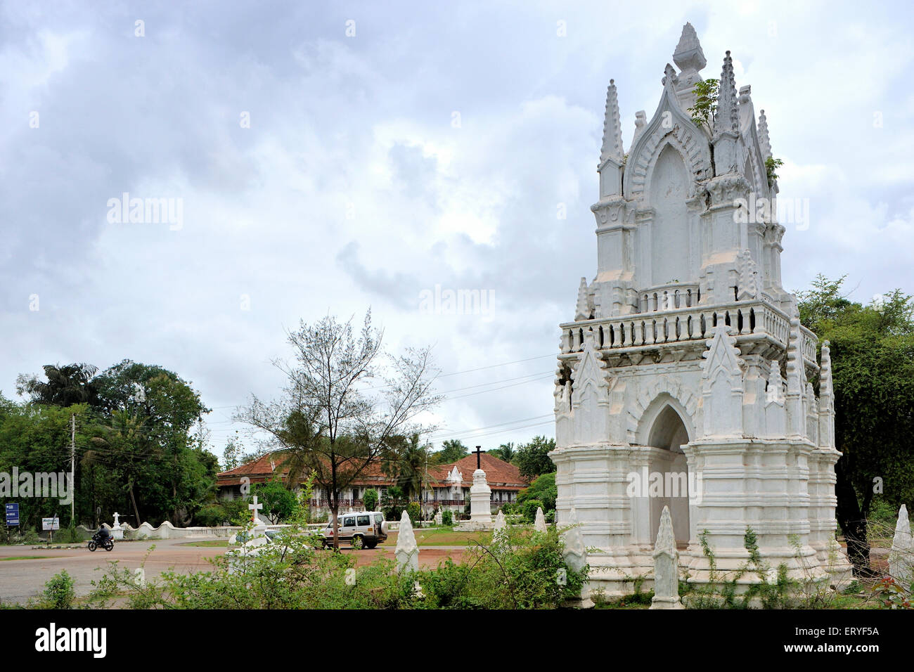 Chandor goa india church hi-res stock photography and images - Alamy