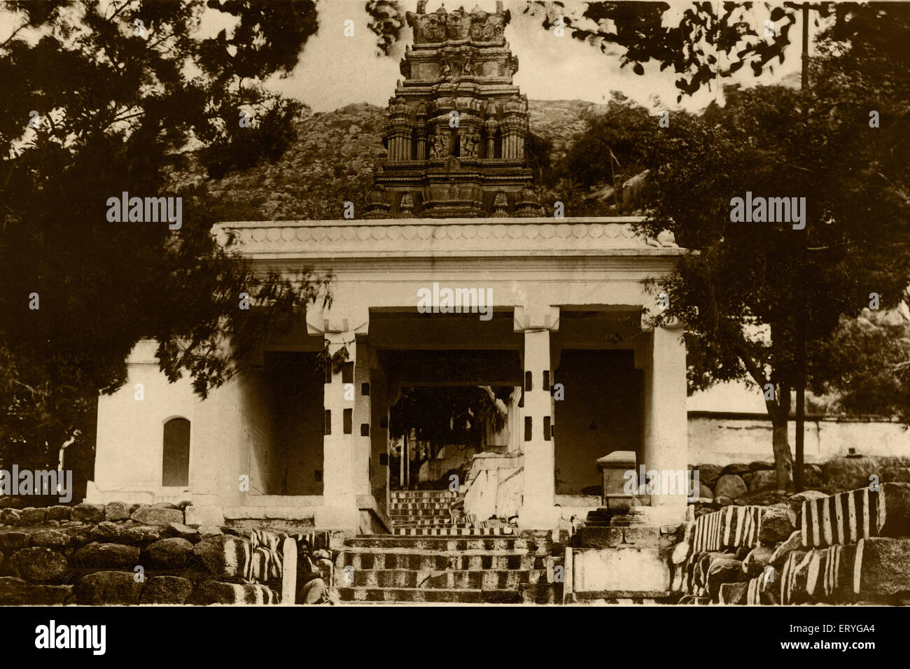 Chamundeshwari Temple Architecture