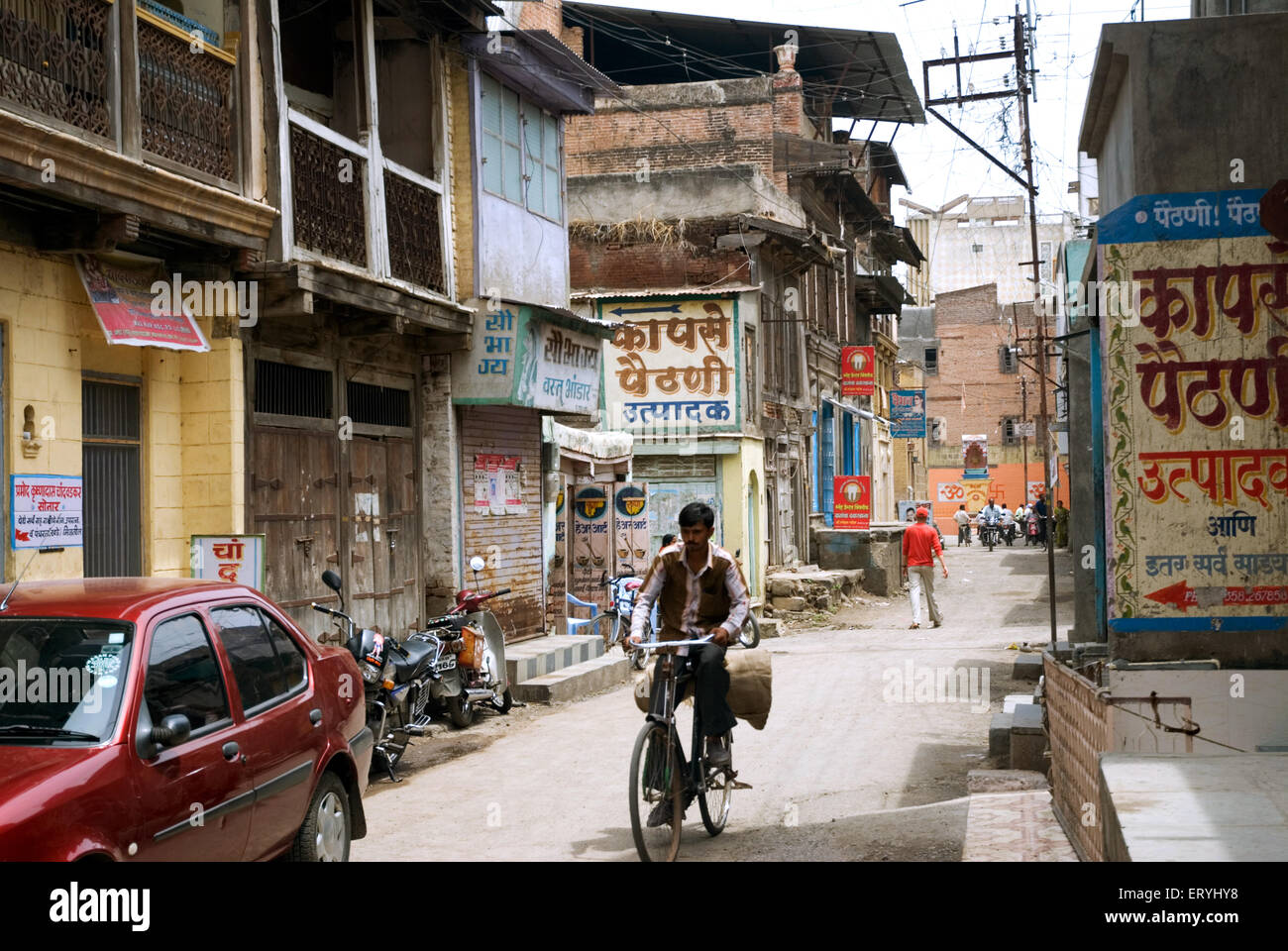 Narrow Lane Stock Photos & Narrow Lane Stock Images - Alamy