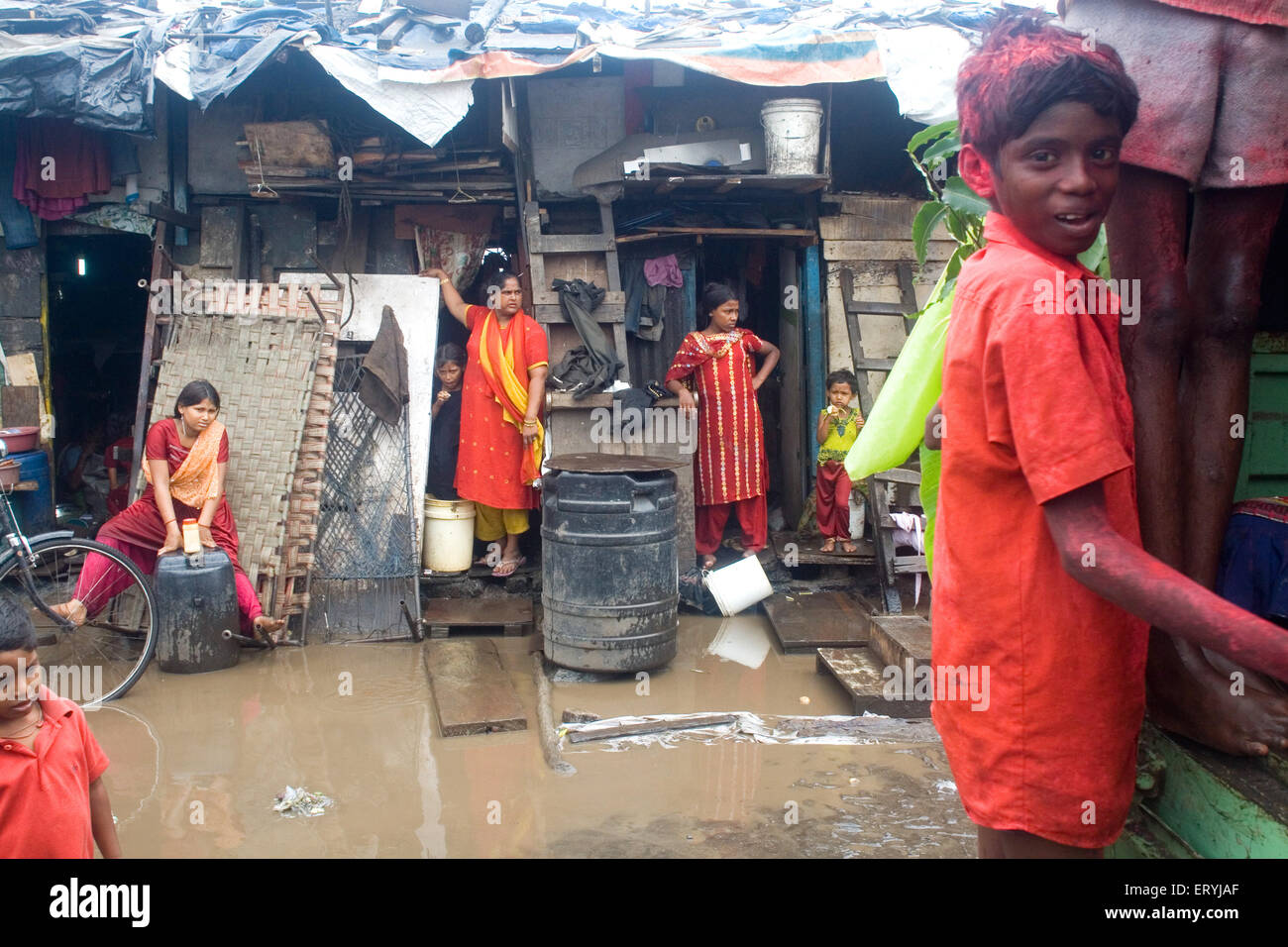 Poor poverty woman mumbai hi-res stock photography and images - Alamy