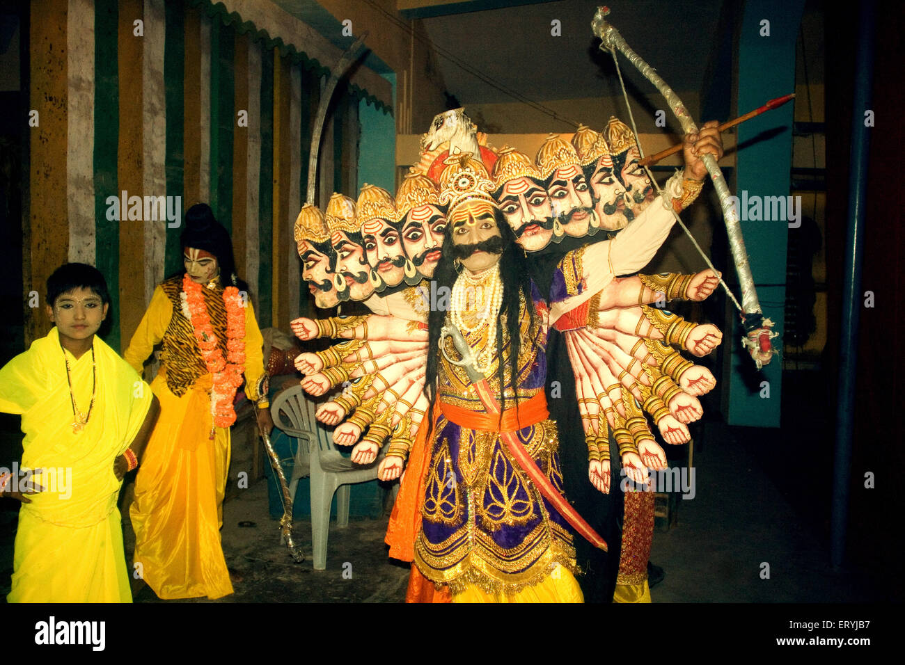 Ram and ravan hi-res stock photography and images - Alamy