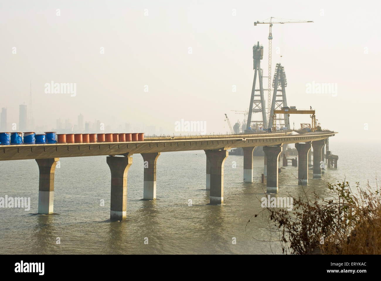 Mumbai skyline bridge hi-res stock photography and images - Alamy