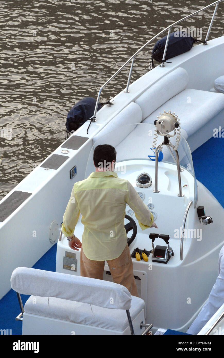 Gautam Hari Singhania , Indian Industrialist , speed boat , Gateway of ...