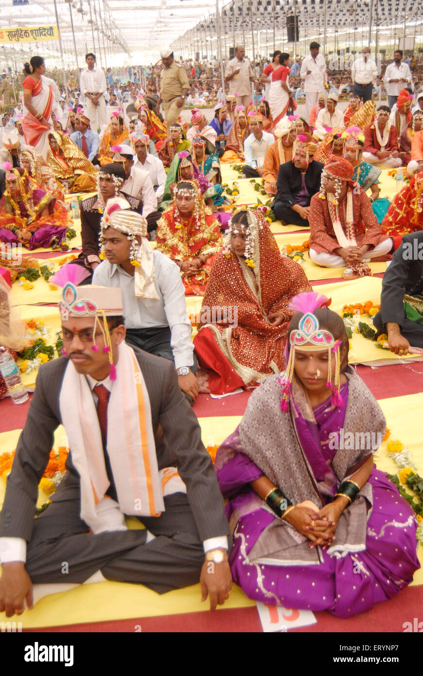 Mass wedding hi-res stock photography and images - Alamy