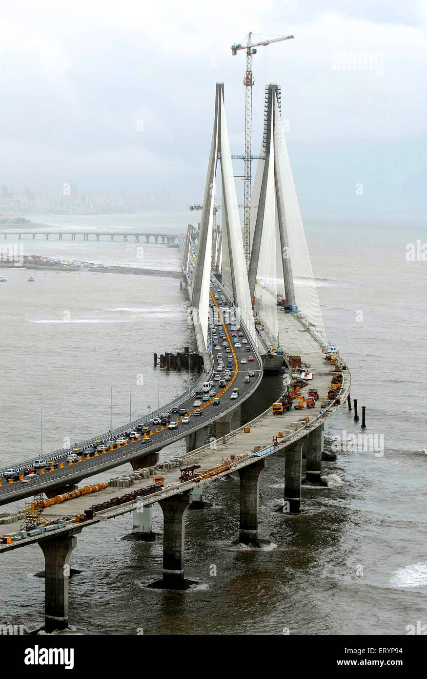Opening day of Bandra Worli Rajiv Gandhi sea link bridge ; Bombay ...