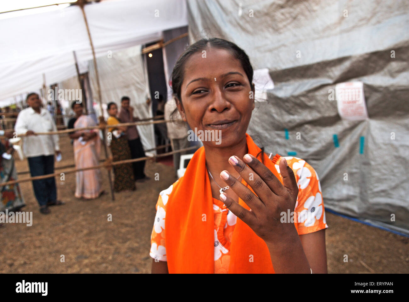 Election voting fingers hi-res stock photography and images - Alamy