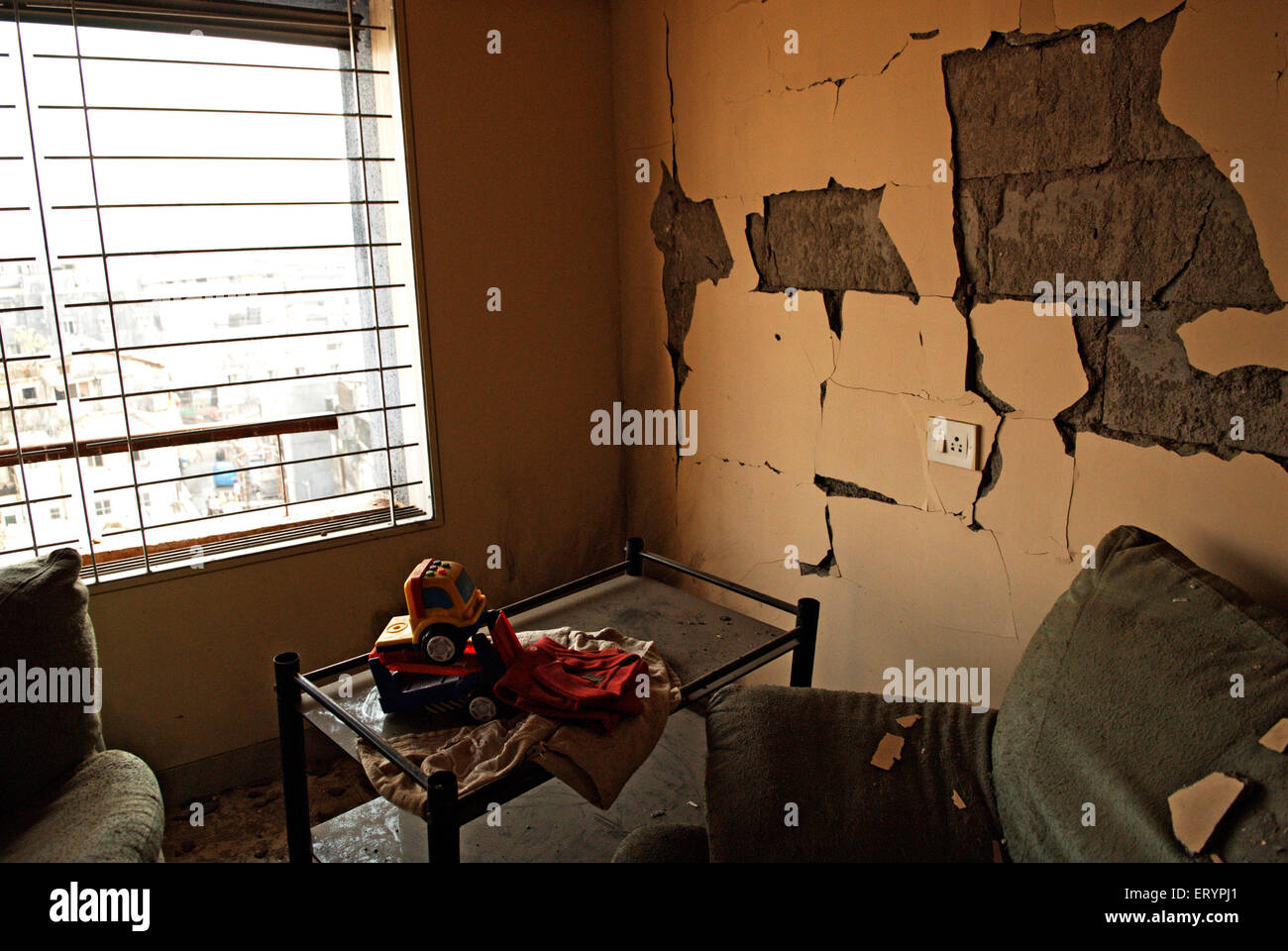 26/11 Mumbai terror attack 2008 , grenade damage , Nariman House ...