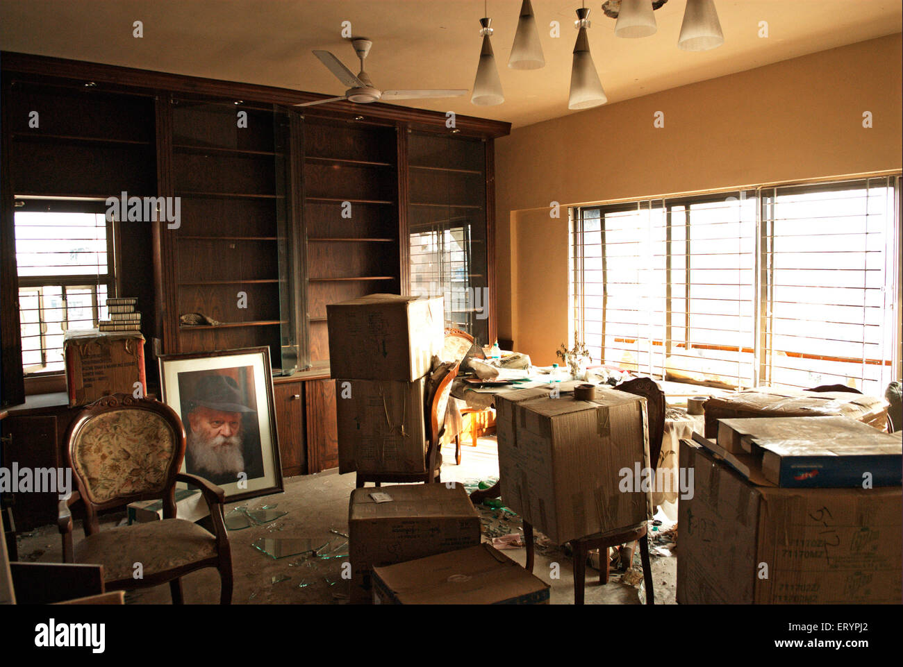 26/11 Mumbai terror attack 2008 , grenade damage , Nariman House ...