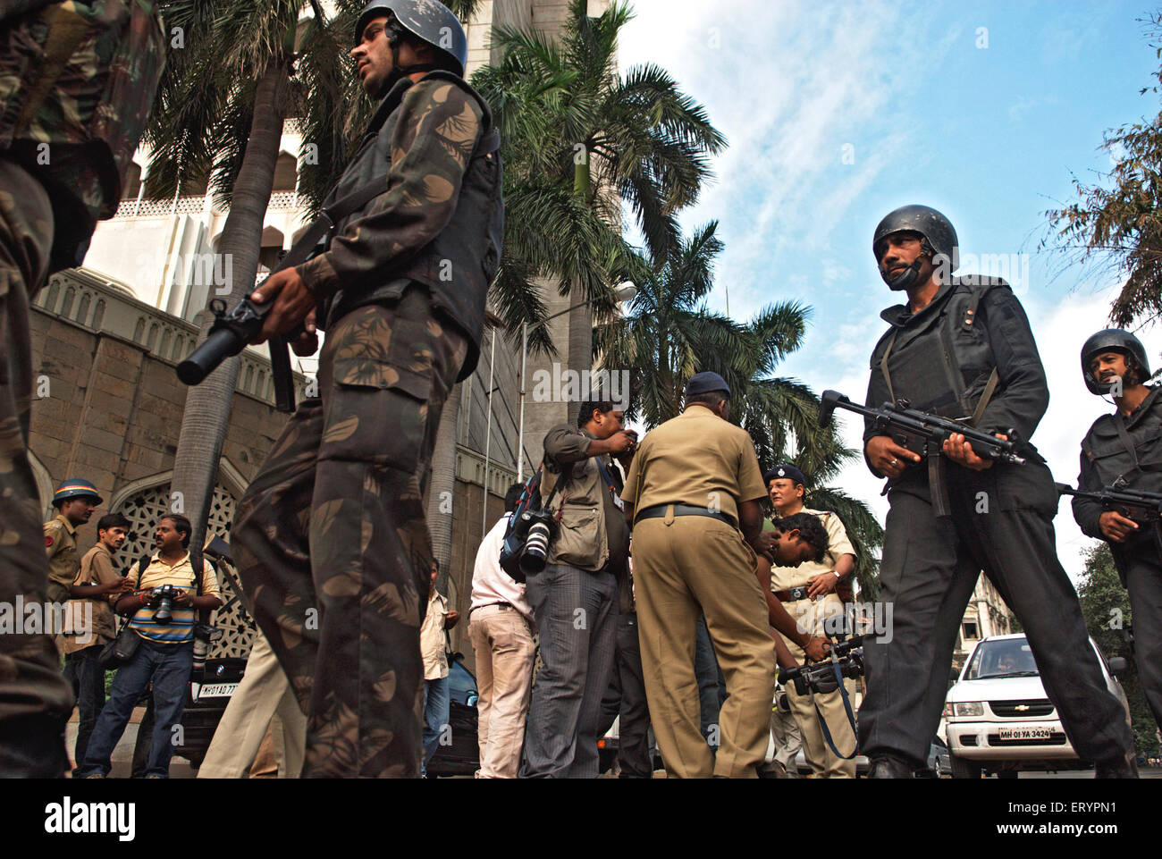 Nsg commando hi-res stock photography and images - Alamy