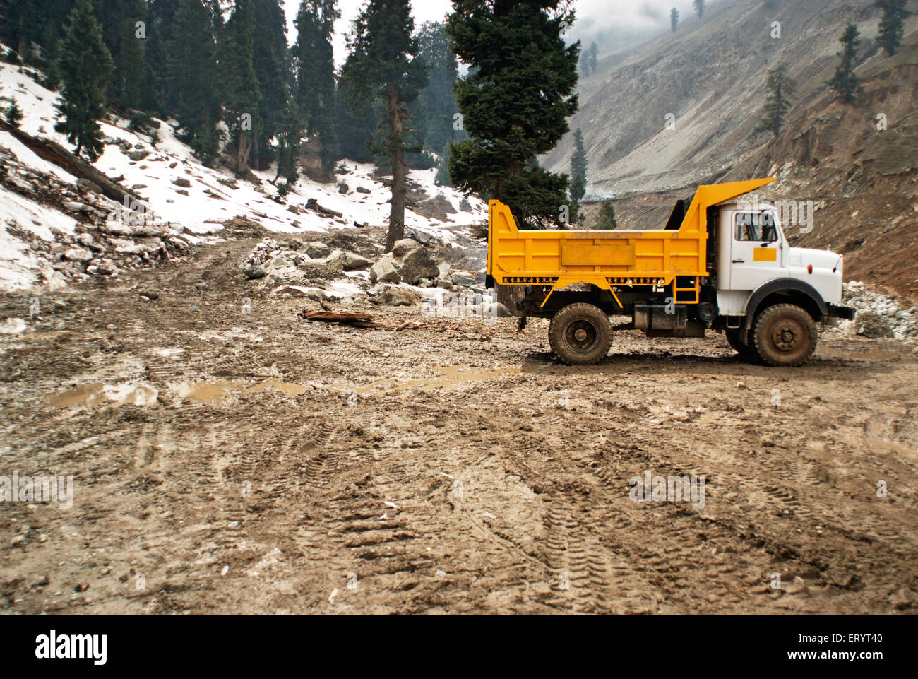 Dumper truck india hi-res stock photography and images - Alamy