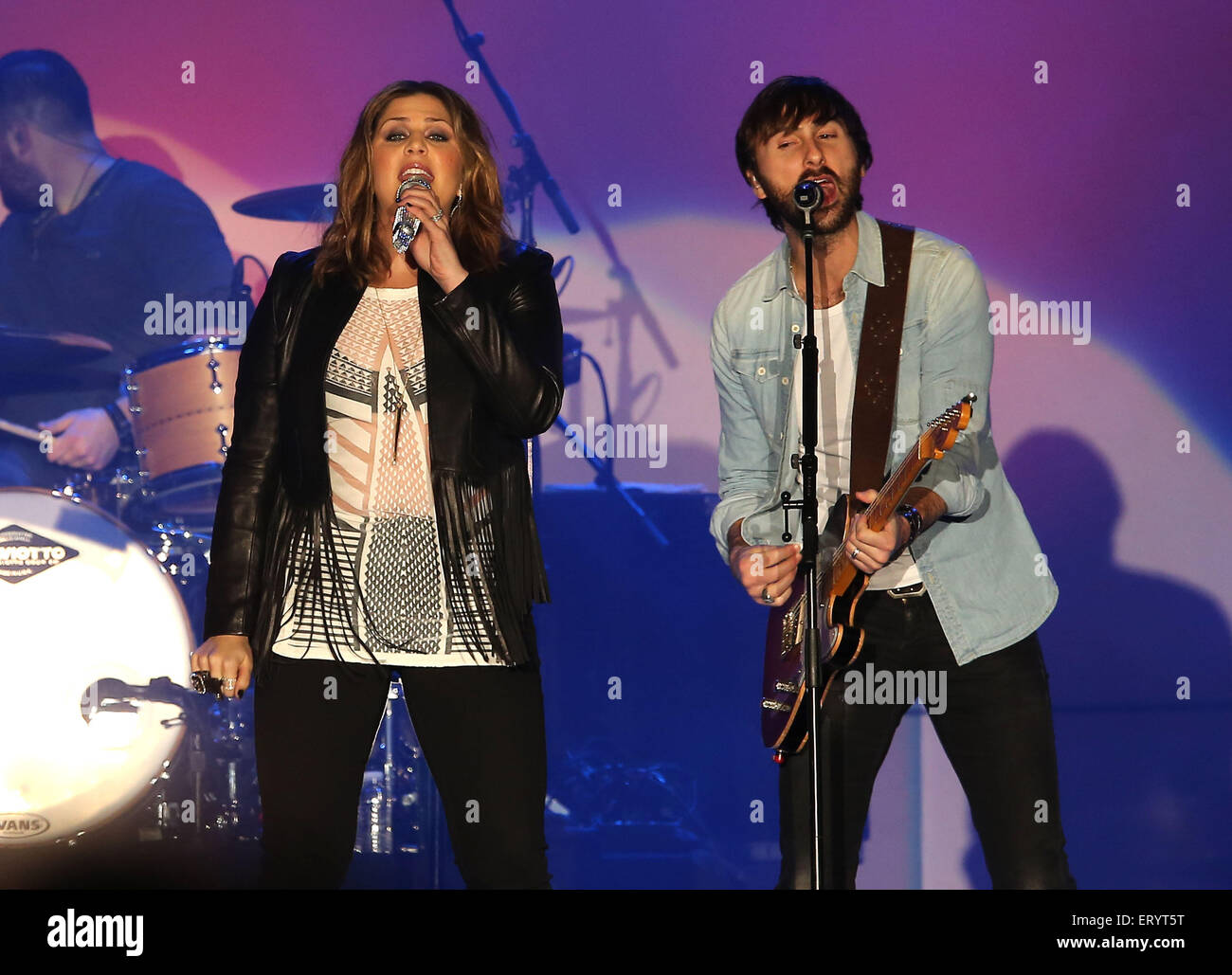 Lady Antebellum, David Nail, and Maddie & Tae Perform at Downtown Las ...