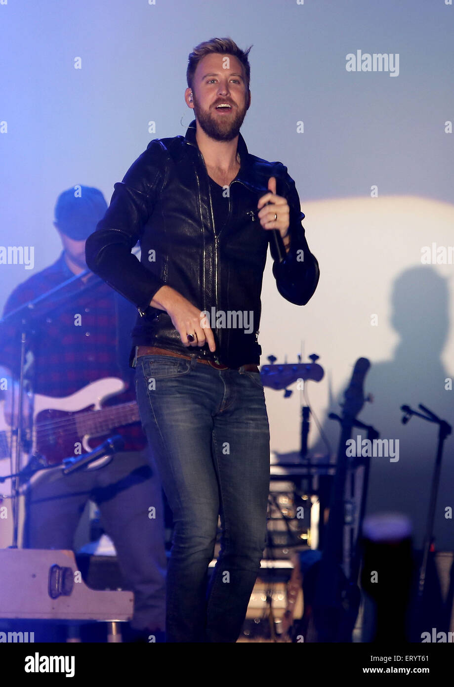 Lady Antebellum, David Nail, and Maddie & Tae Perform at Downtown Las ...