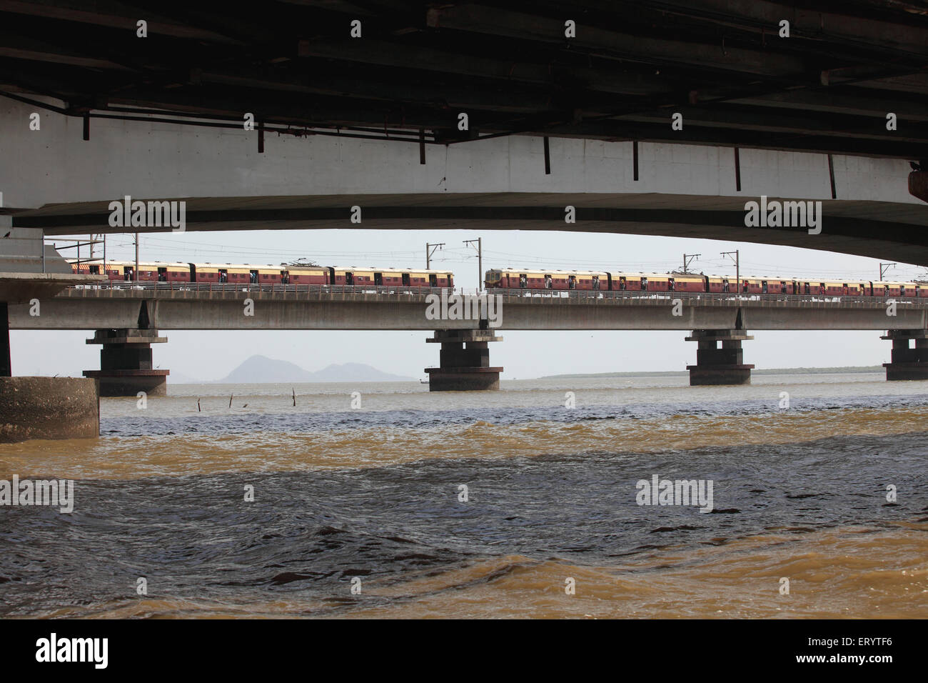 Old and new , Vashi Truss Bridge , Thane Creek Bridge , Mankhurd ... Old and new , Vashi Truss Bridge , Thane Creek Bridge , Mankhurd ...