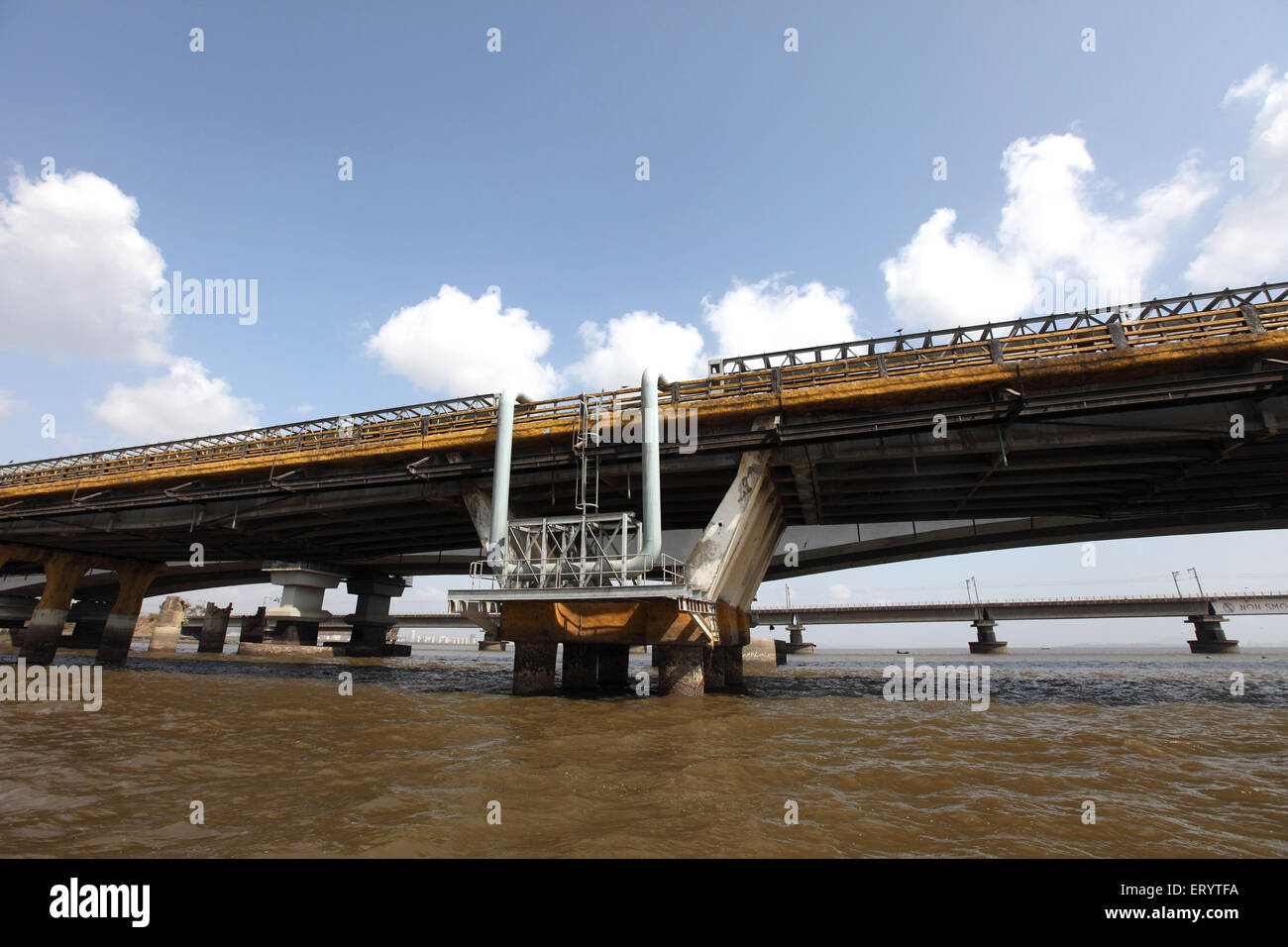 Old and new , Vashi Truss Bridge , Thane Creek Bridge , Mankhurd ... Old and new , Vashi Truss Bridge , Thane Creek Bridge , Mankhurd ...