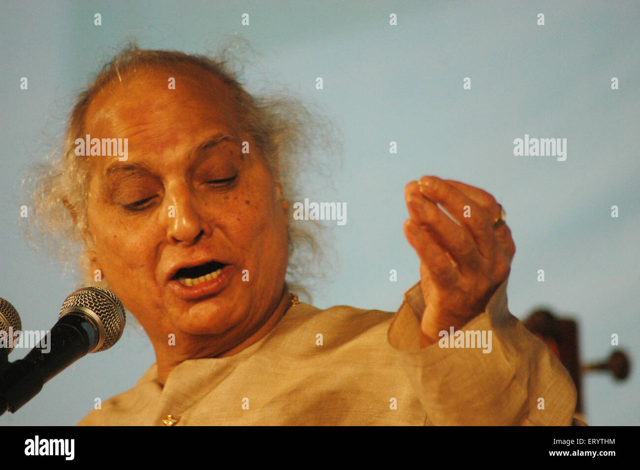 Indian classical singer india hi-res stock photography and images - Alamy