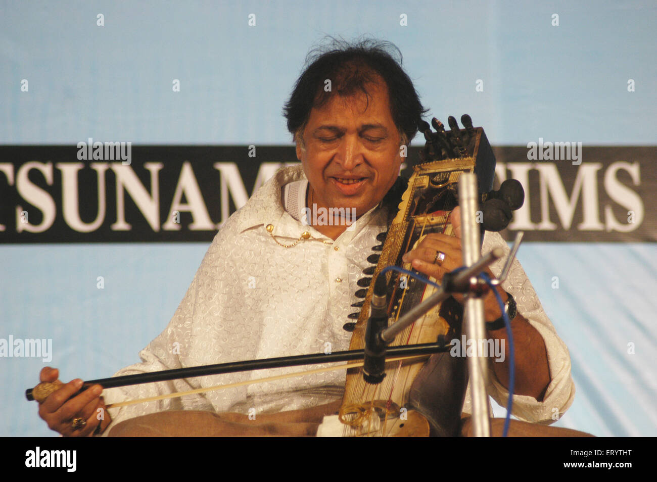 Ustad Sultan Khan , Indian classical music maestro sarangi player and ...