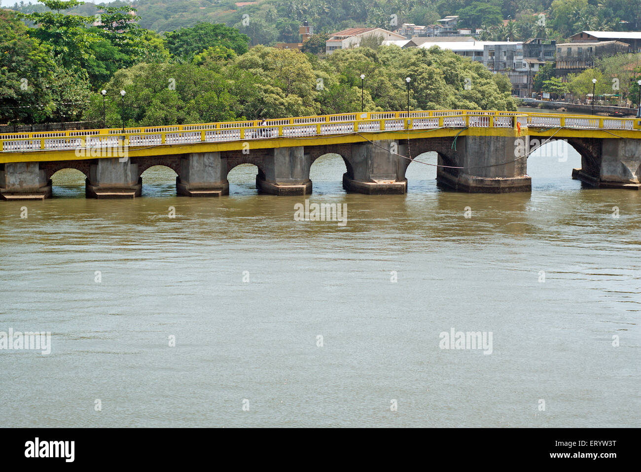 Indian arch bridge hi-res stock photography and images - Alamy