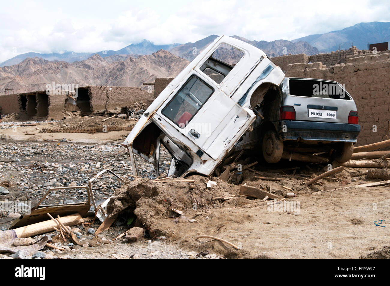 Stuck mud vehicle hi-res stock photography and images - Alamy