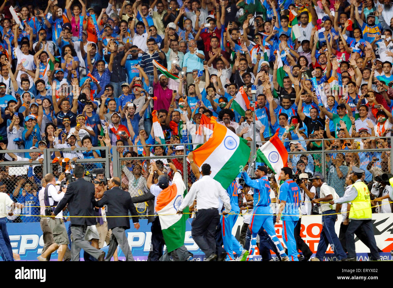 batsman Sachin Tendulkar with team at Sri Lanka ICC Cricket World Cup ...