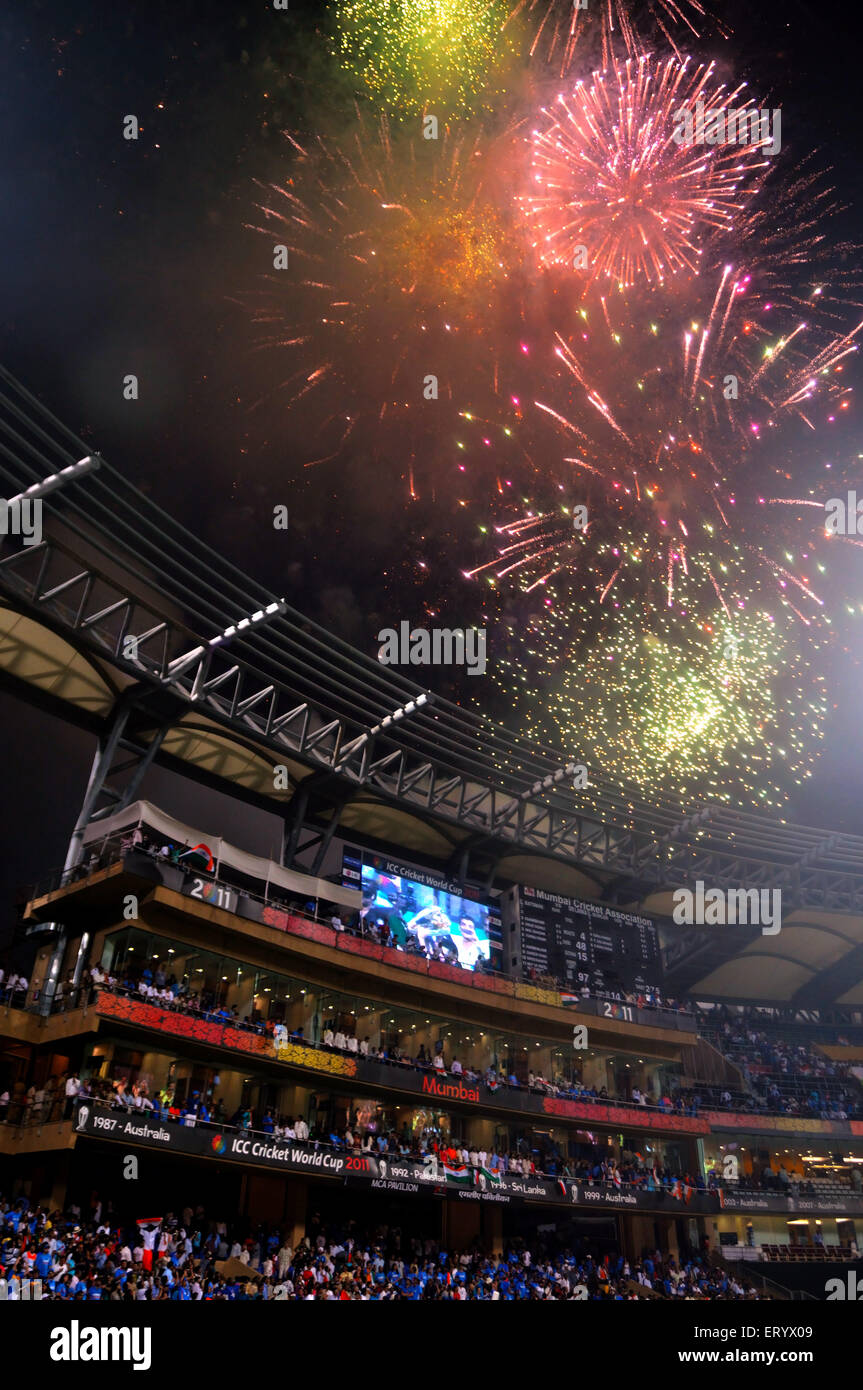 Cricket fire hi-res stock photography and images - Alamy