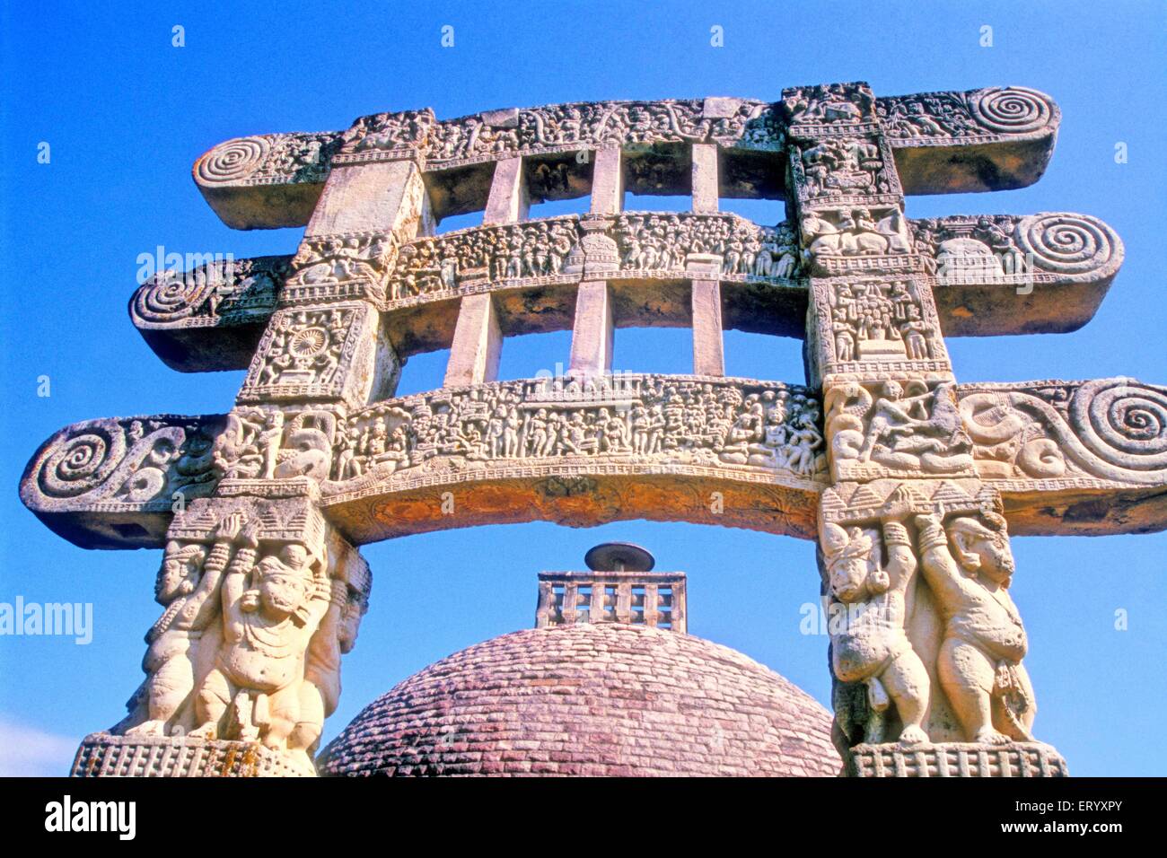 Sculpture and south gate of Buddhist stupa 3 of Mauryan King Ashoka of ...