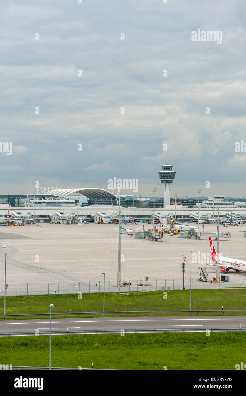 Munchen airport hi-res stock photography and images - Alamy