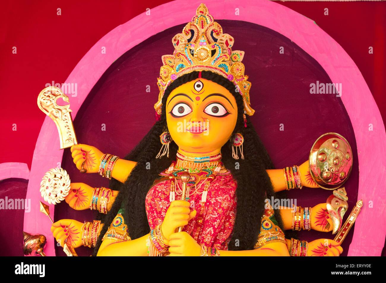 Kolkata durga puja shrine hi-res stock photography and images - Alamy