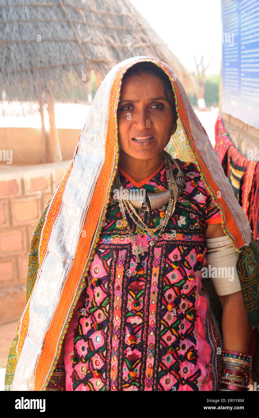 Lady standing in Hiralaxmi memorial park ; Bhujodi ; Bhuj ; Kutch ...