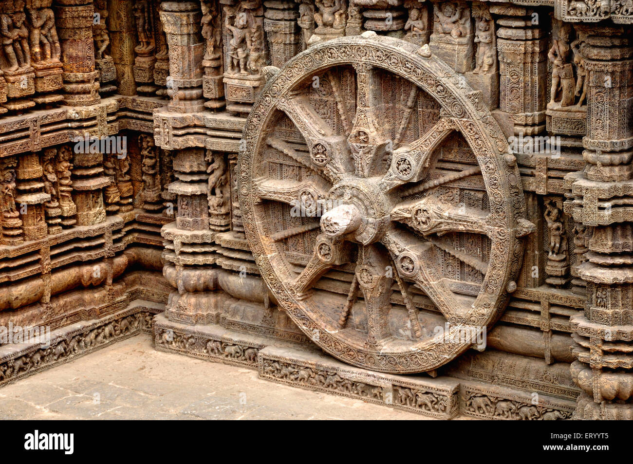Wheel of sun temple ; Konarak ; Orissa ; India Stock Photo - Alamy